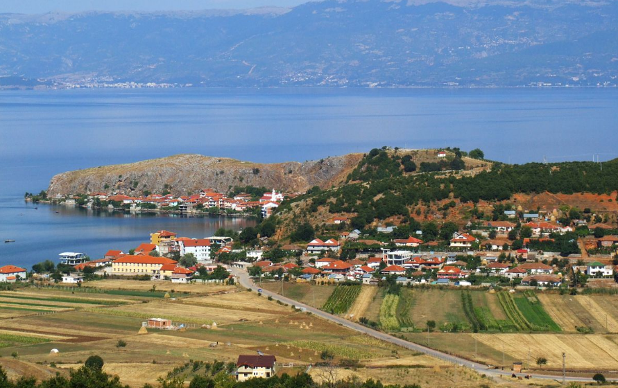 Fshati Lin, gadishull magjik në juglindje të Shqipërisë, që duhet ...